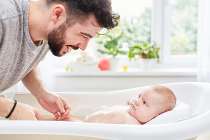 Ratgeber: So baden Sie Ihr Baby richtig